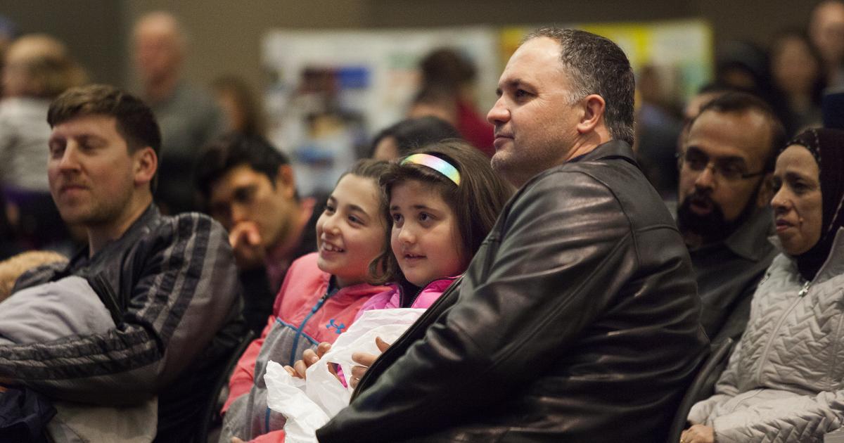 How to Make New Friends and Connect to Your Community | SettleIn US